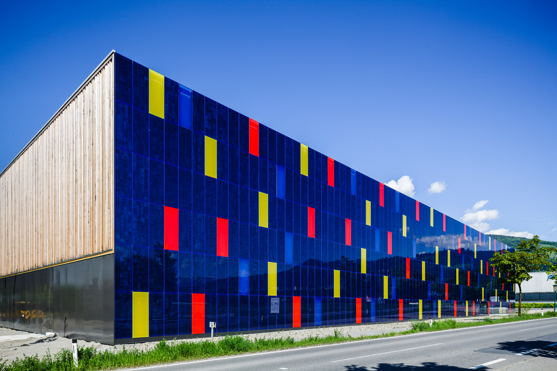eFORM color - Sunovation: Building Integrated Photovoltaics