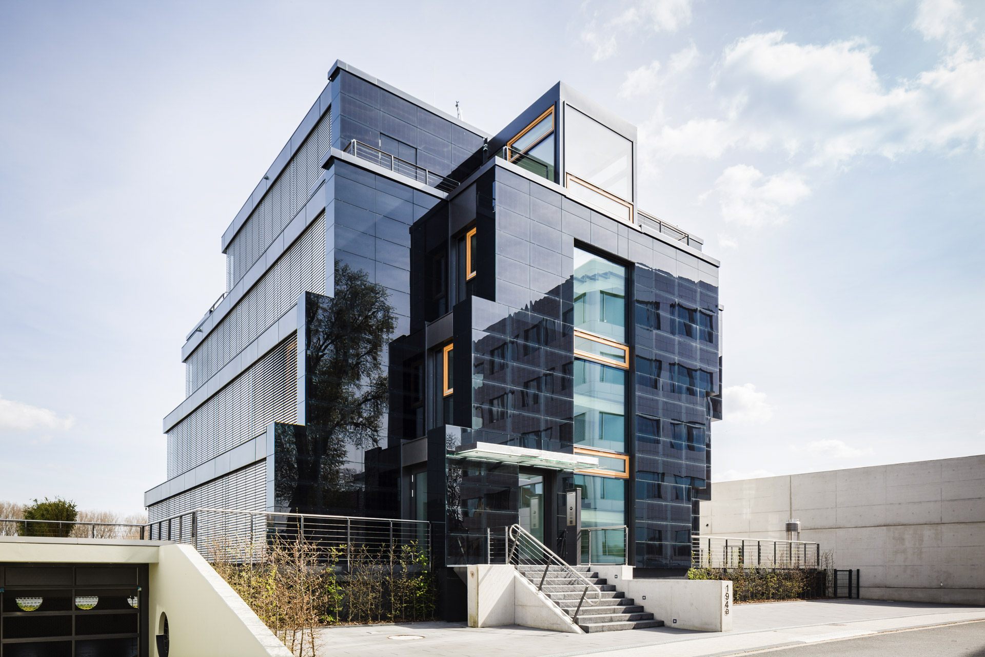 eFORM color - Sunovation: Building Integrated Photovoltaics